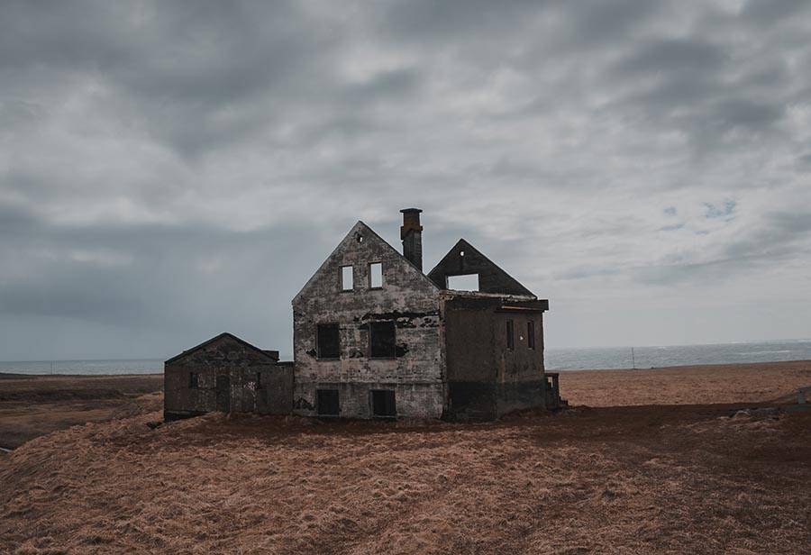 La Fábula de la casa: El fantasma provechoso por Daniel Defoe ...